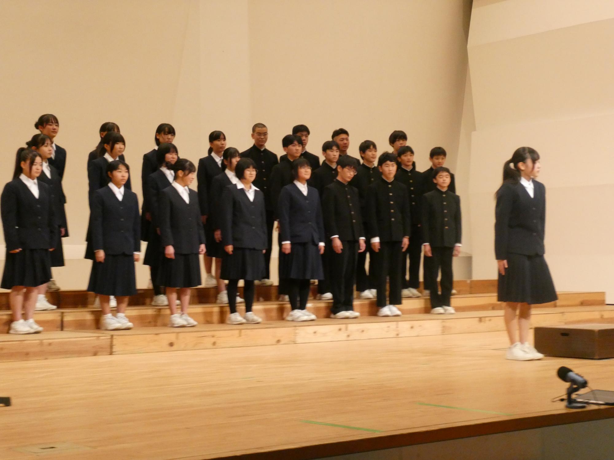 11月28日「感動の合唱祭9～3B」／中津川市